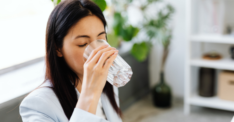 Safe Answers to When Can You Drink After Wisdom Teeth Removal for a ...